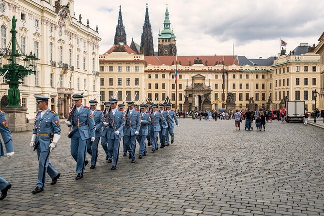 Prague Castle: Admission Ticket With Bus Transfer And Audioguide - Exploring the Castle Grounds
