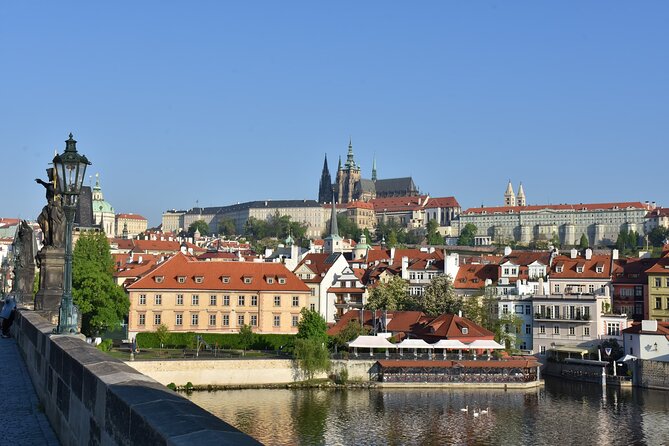 Prague Castle: Admission Ticket With Bus Transfer And Audioguide - Accessibility and Recommendations