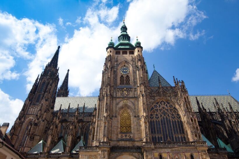 Prague: Castle and Jewish Quarter Tour - Prague Castle: The Crown Jewel