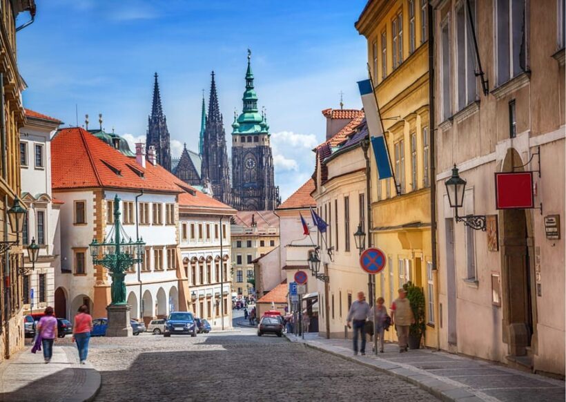Prague: Castle Circuit Entry Tickets with Audio Guide - The Experience at a Glance
