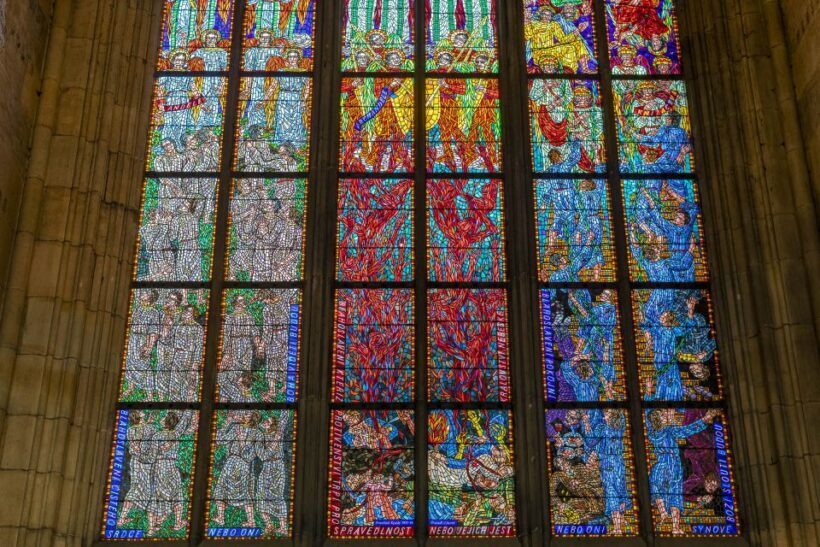 Prague: Castle Tour with Local Guide and Entry Ticket - Key Points