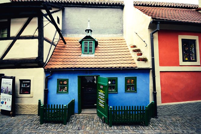 Prague Castle Walking Tour - Accessibility and Physical Requirements