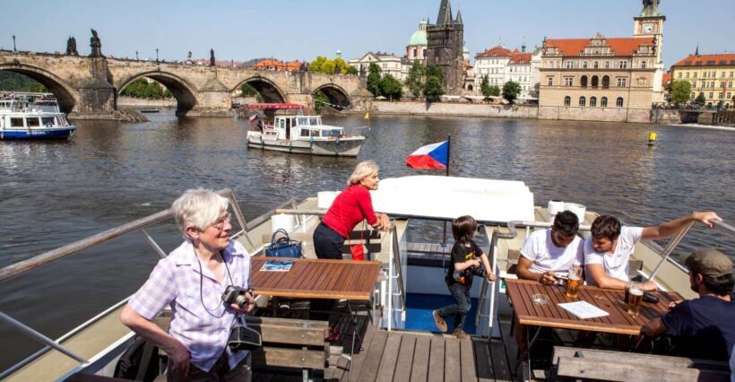 Prague Cruise: 1-Hour on the River Vltava - Key Points