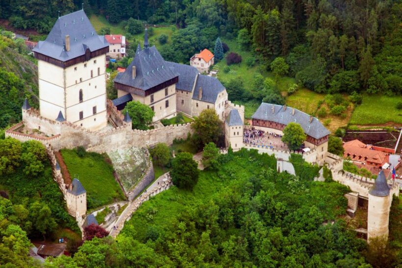 Prague: Fairytale Karlstejn Castle in Retro-Style Car - Authenticity and Personal Touches
