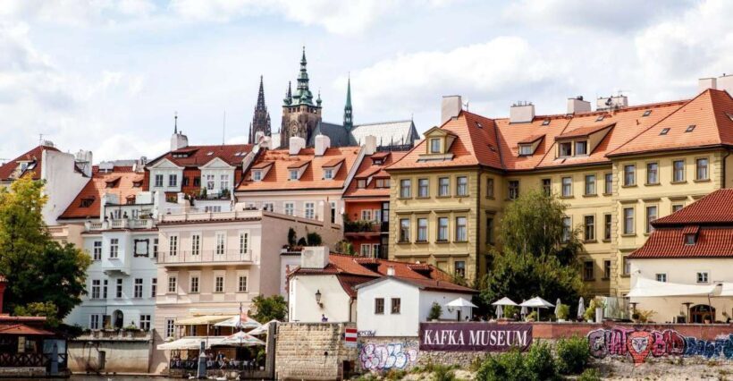 Prague: Full-Day Sightseeing Tour with Cruise and Lunch - Who Is This Tour Best Suited For?