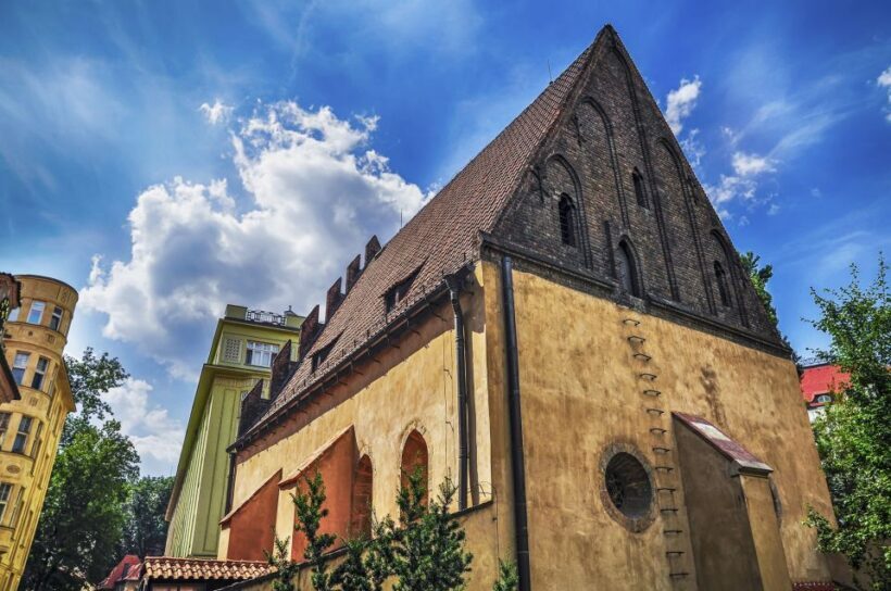 Prague: Full-Day Tour with Lunch and River Boat Cruise - Practical Details and Considerations