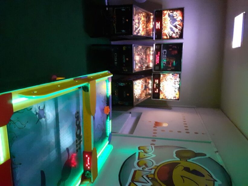 Prague: Glow Golf Mini Golf Game by UV Light - Key Points