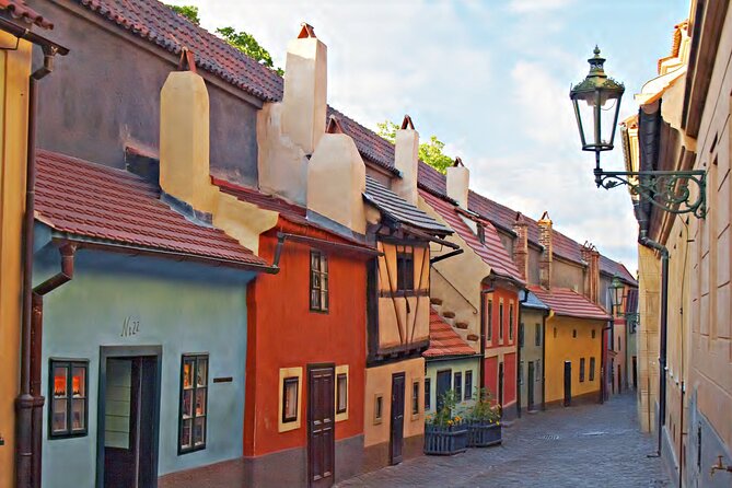 Prague Guided Walking Tour and Cruise with Authentic Czech Lunch - Practical Details
