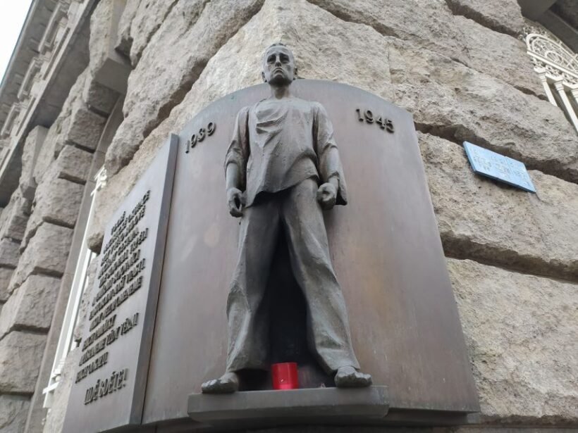 Prague: Historical Walking Tour with Focus on World War 2 - FAQ