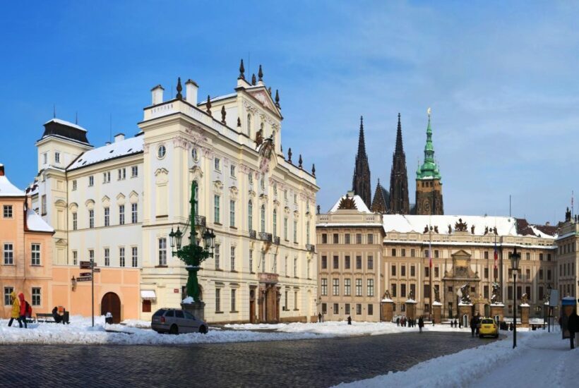 Prague Hradcany Castle, St Vitus Cathedral Tour with Tickets - A Closer Look at What You Can Expect