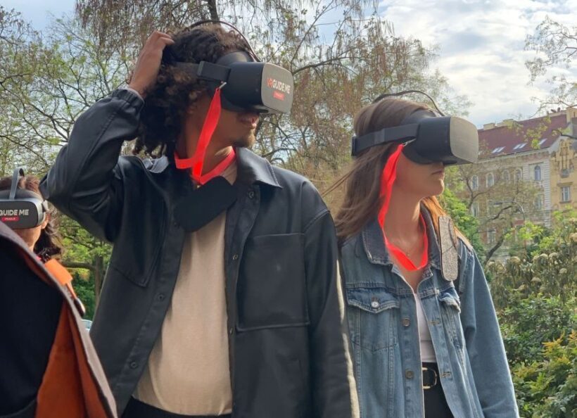 Prague: Immersive History Walking Tour and VR - A Practical Overview of the Experience