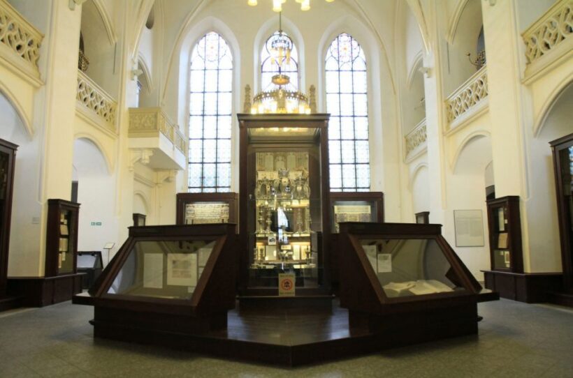 Prague Jewish Quarter Private Tour and Boat Cruise - Key Points