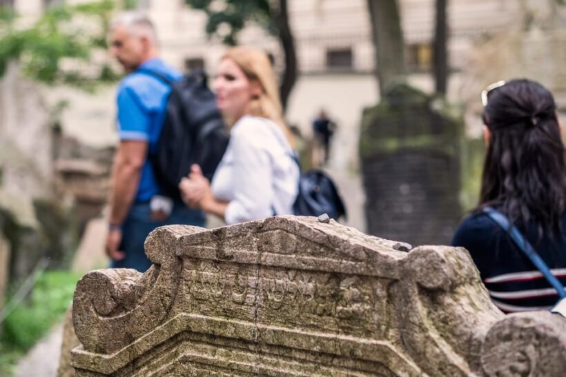 Prague: Jewish Quarter Walking Tour with Admission Tickets - Practical Tips for Travelers
