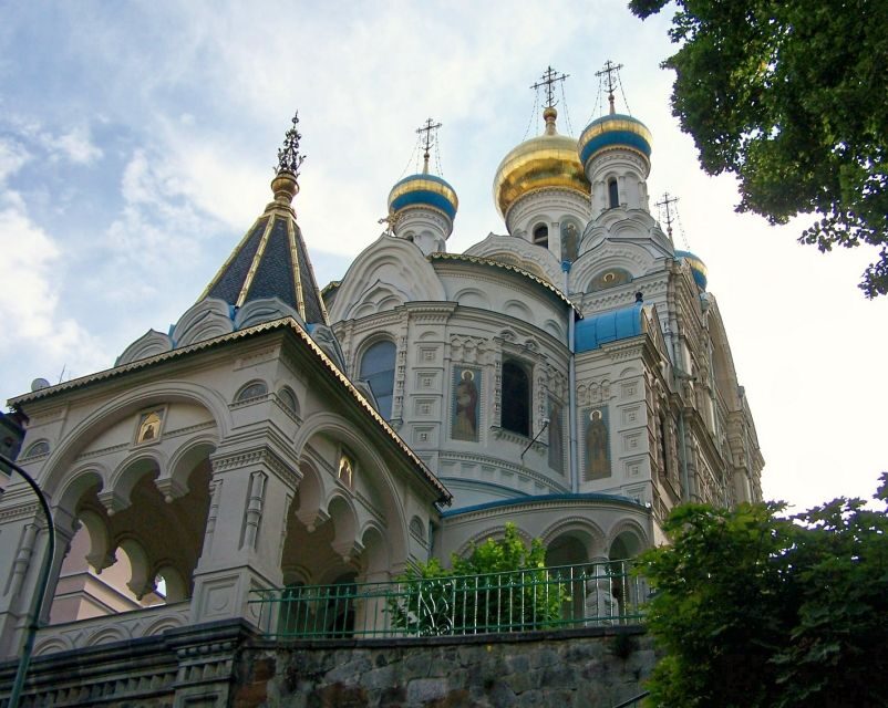 Prague: Karlovy Vary Day Trip with Watchtower and Funicular - Exploring the Town of Karlovy Vary