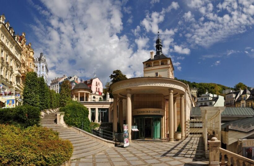 Prague: Karlovy Vary Tour with Lunch and Moser Museum Visit - Analyzing the Value