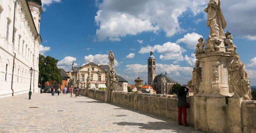 Prague: Kutná Hora, St Barbara's Cathedral and Bone Church - Key Points