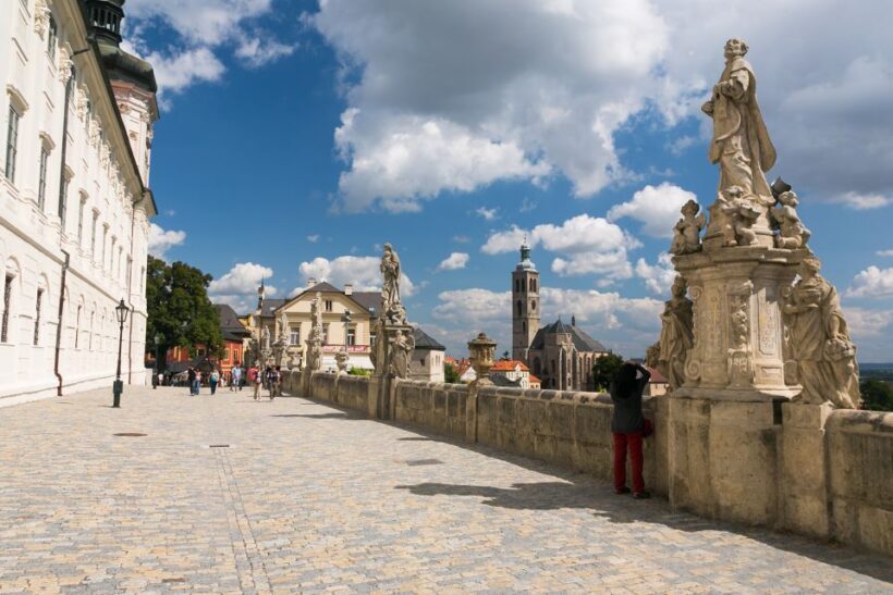 Prague: Kutná Hora, St Barbara's Cathedral and Bone Church - Introduction: Why This Tour Works