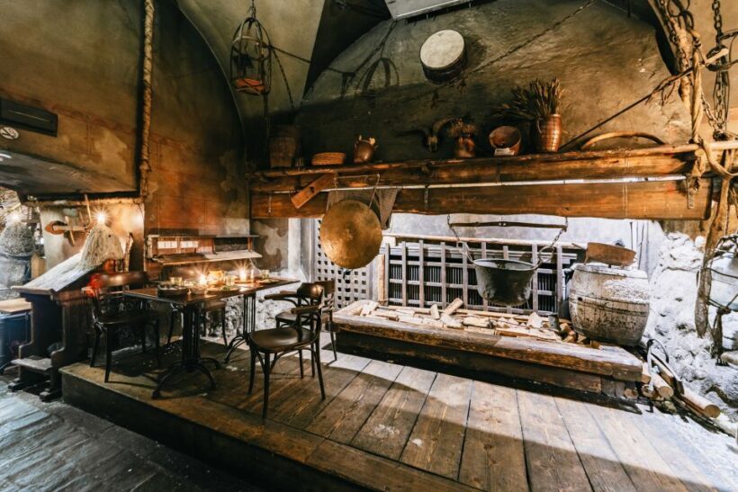 Prague: Medieval Dinner with Unlimited Drinks - Who Should Book This Experience?