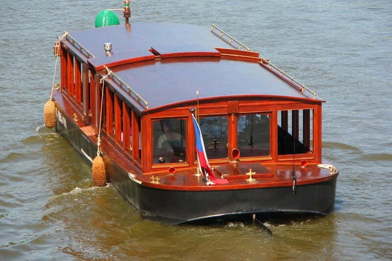 Prague: Old Town, Prague Castle & River Cruise Day Tour - What to Expect on This Tour