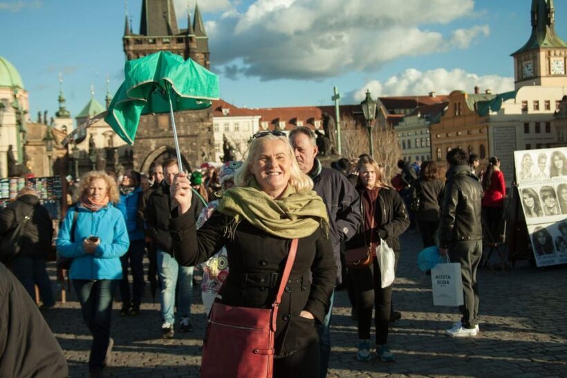 Prague: Prague Castle & Charles Bridge  guided tour in German - What Travelers Say