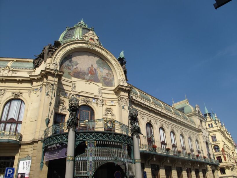 Prague: Private Cubism & Art Nouveau Walking Tour - Deep Dive Into the Tour Experience