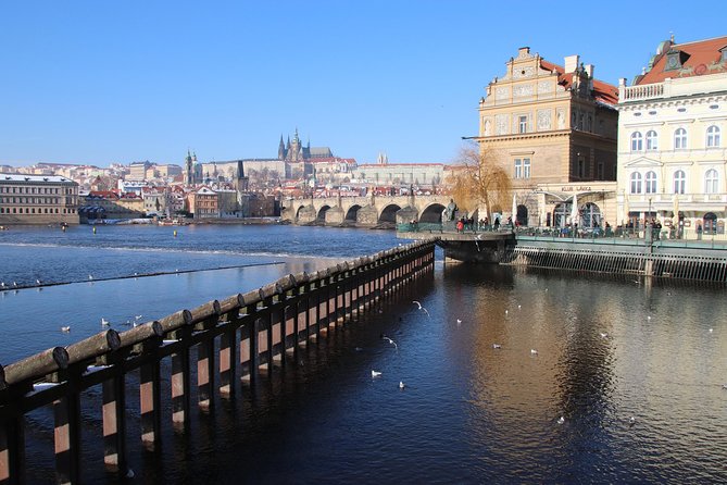 Prague Private Photo Tour for Photography Enthusiasts - Transportation and Meeting Points