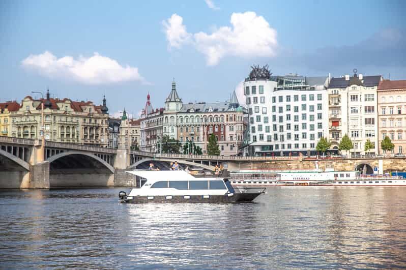 Prague: Private River Cruise with Unlimited Beer or Prosecco - A Comprehensive Look at the Prague Private River Cruise