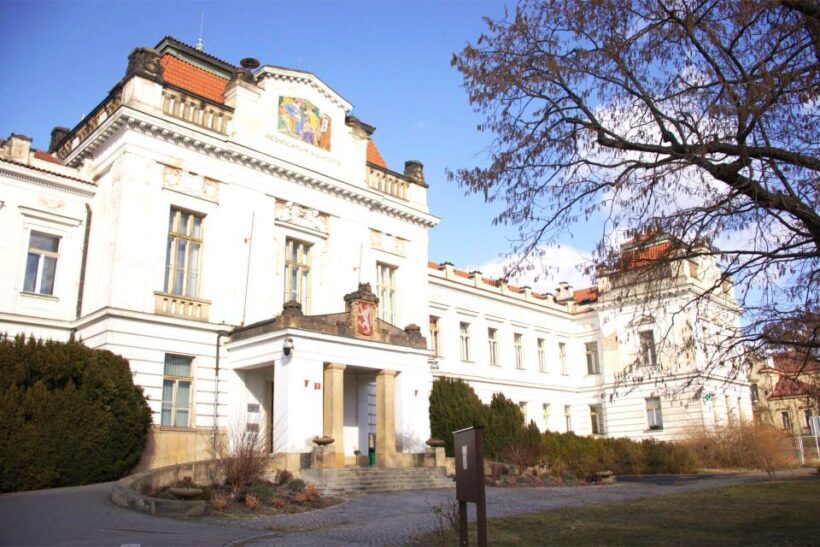 Prague: Psychiatric Hospital and Abandoned Cemetery Tour - FAQ