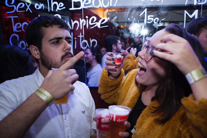 Prague Pub Crawl - With Free Unlimited Drinks and Cocktails - Exploring Pragues Dynamic Pub Scene