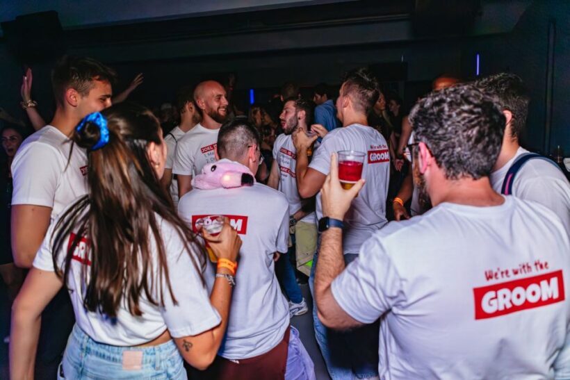 Prague: Pub Crawl with Unlimited Drinks and Cocktails - Key Points