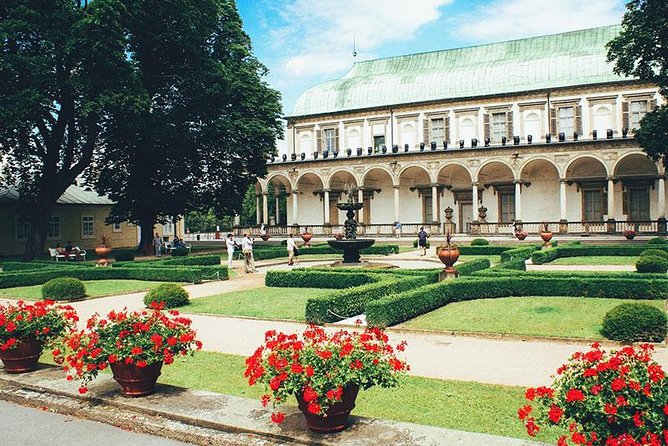 Prague Renaissance & Baroque Gardens Walking Tour - A Visit to the Wallenstein Garden: Statues and Peacocks
