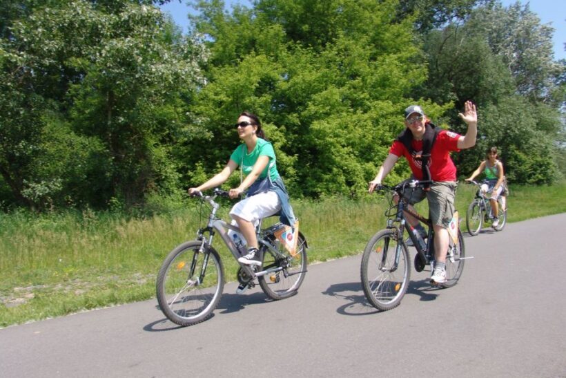Prague: River & Park Bike Tour to Troja Chateau - Authentic Experiences and Authentic Views