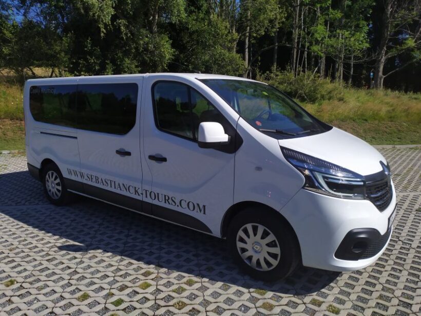 Prague: Sightseeing Transfer to Salzburg via Cesky Krumlov - Key Points