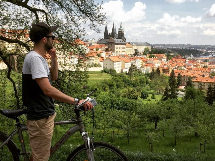 Prague: Stunning Viewpoints, Castle, City & Park E-Bike Tour - FAQs