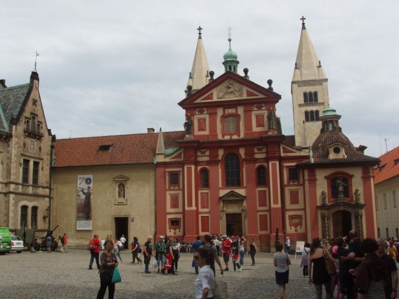 Prague: Tailored Sightseeing Tour in French - A Closer Look at the Experience