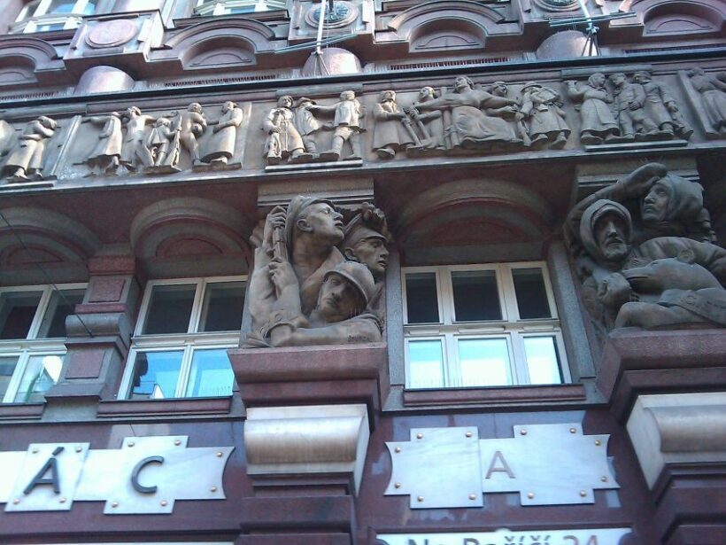 Prague: Tailored Sightseeing Tour in French - FAQ