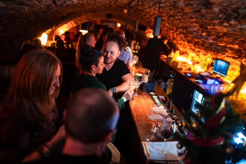 Prague: Thursday Stand-Up Comedy in English - Exploring the Prague Comedy Night: What to Expect
