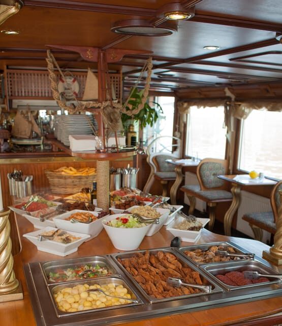 Prague: Vltava River Evening Dinner Cruise - FAQs