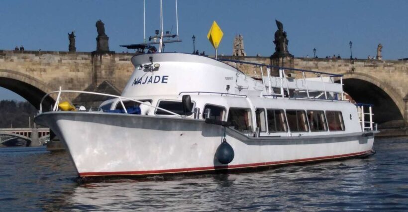 Prague: Vltava River Private Boat Party with Drinks - A Closer Look at the Experience