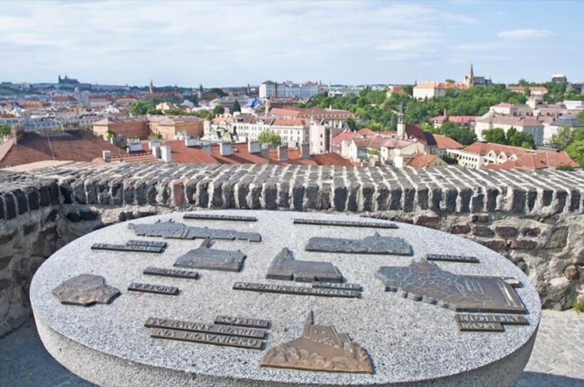 Prague: Vyserad Medieval Castle and Pragues TV Tower - Key Points
