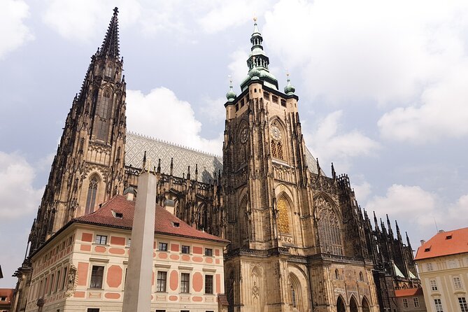 Prague Walking Tour With River Boat Cruise and Lunch - 6 Hours - Additional Considerations