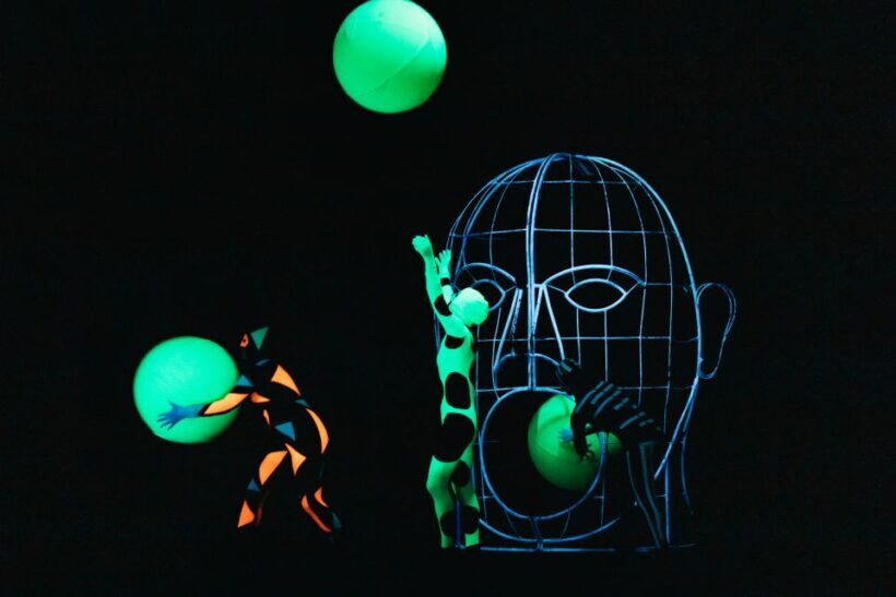 Prague: WOW Show Black Light Theater - FAQ