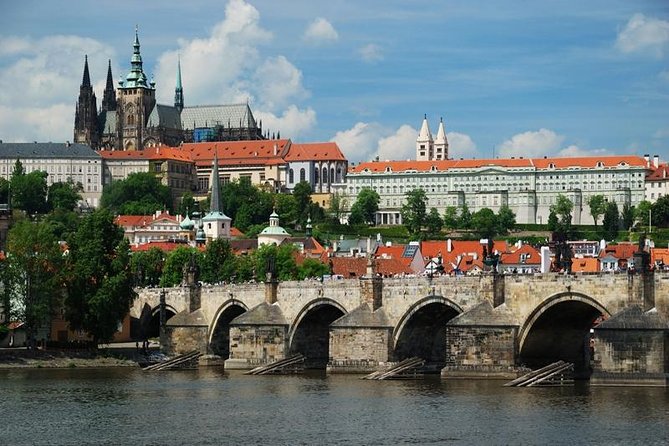 Prague's charming old places tour in Russian language - What Travelers Say