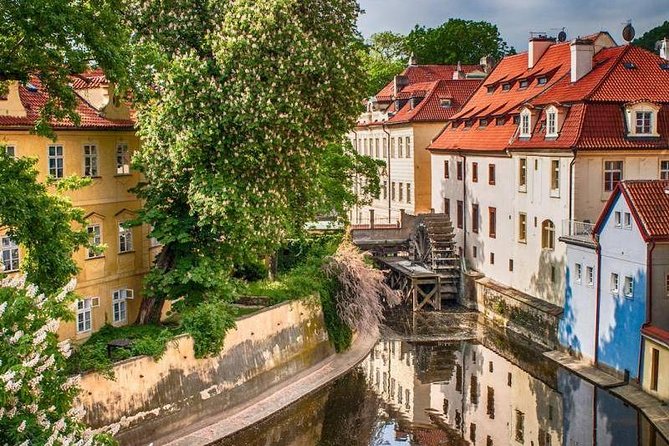 Prague's charming old places tour in Russian language - Who Is This Tour Best For?