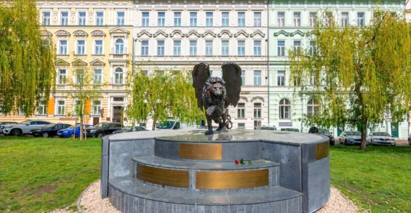 Prague's Old Town Private Guided Tour with Boat Cruise - Practical Tips for Your Tour Experience