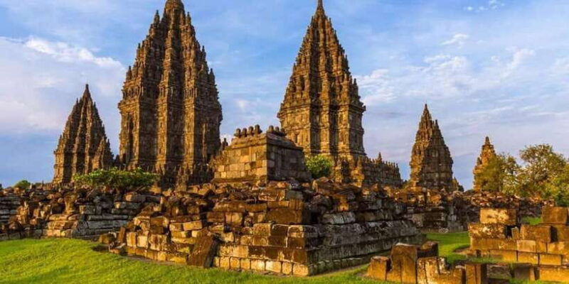 Prambanan Sunset (and Ramayana Ballet Option) Tour - Key Points