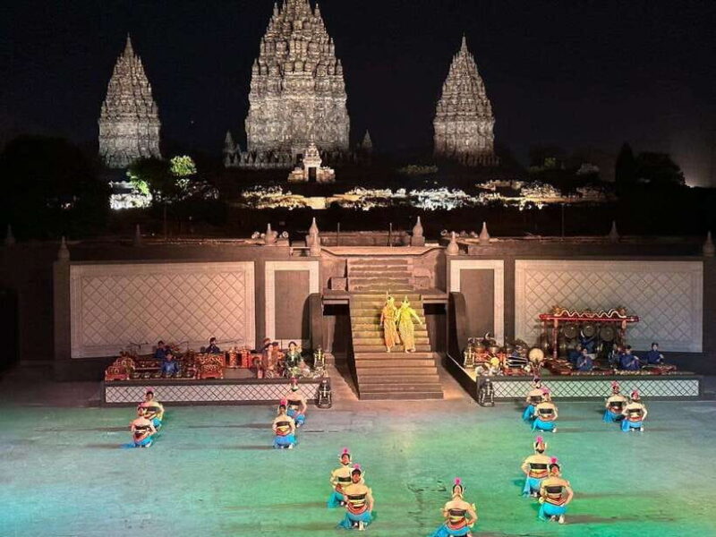 Prambanan : Watching Ramayana Ballet Performance With Dinner - Key Points