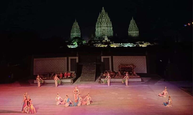 Prambanan : Watching Ramayana Ballet Performance With Dinner - The Experience: What Travelers Say