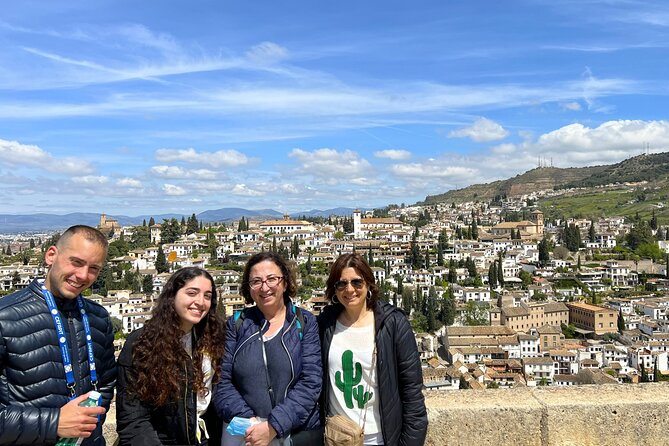 PREMIUM 2 Hour Alhambra and Generalife Tour + tickets - An In-Depth Look at the Tour