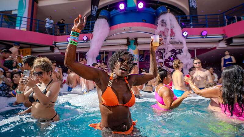 Premium Beach Party Coco Bongo - An Upbeat Day by the Caribbean